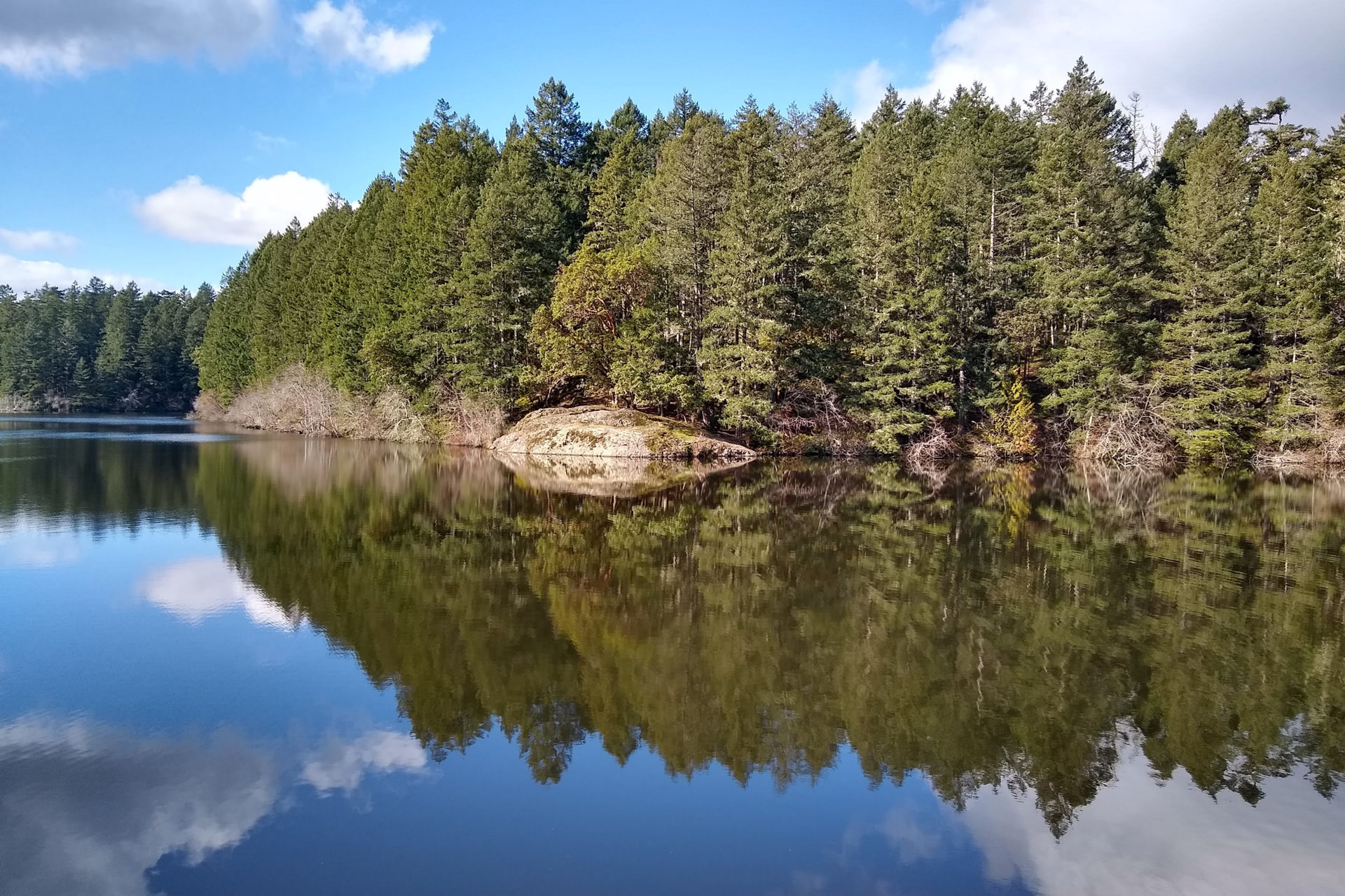 Thetis Lake Park - Ocean Island Suites